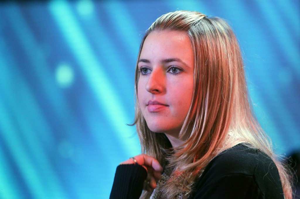 Jennifer Grout, an American phenomenon stuns Arabs with her voice