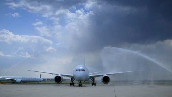 Boeing 787 Dreamliner hit by more safety questions