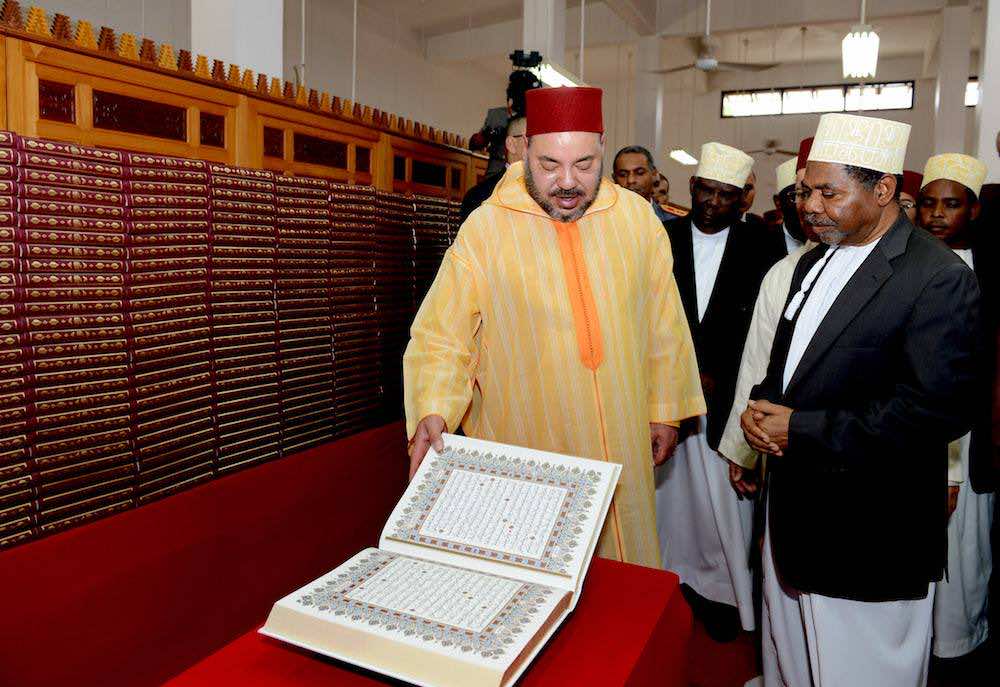 King Mohammed VI Leads Prayers in Achoura Mosque in Zanzibar