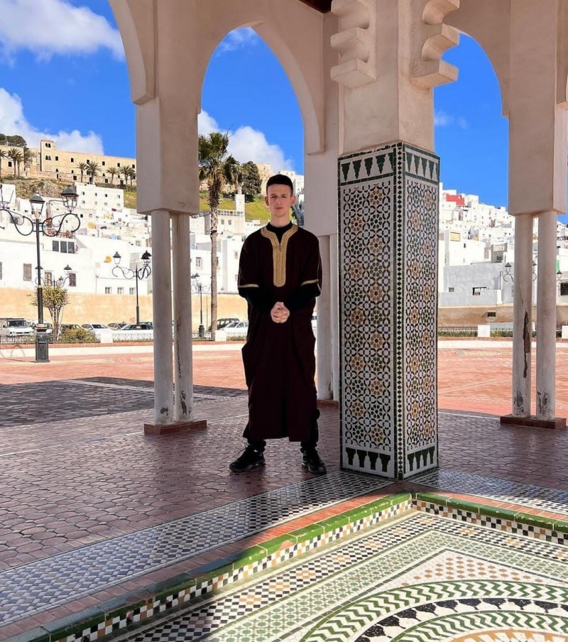 British Youtuber Thogden Immersed in Moroccan Culture