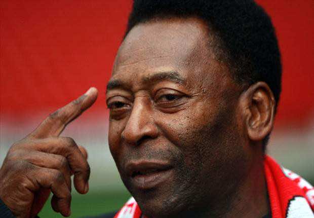 Pelé Says He Was Approached by Manchester United When He Was at Santos
