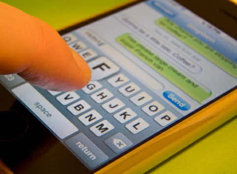 Too Much Texting Can Ruin Your Relationship, Study Finds