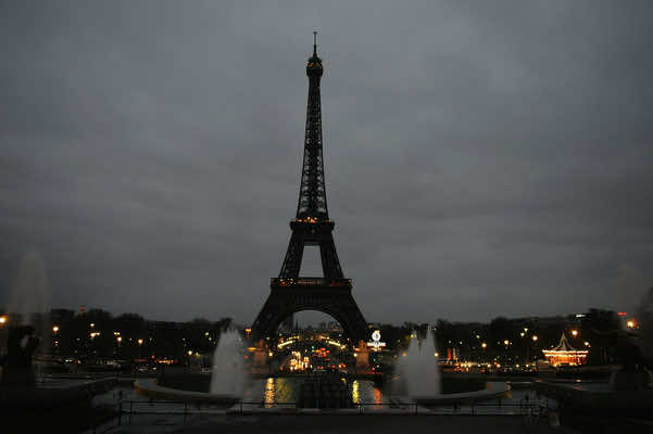 Earth Hour: Lights Turned off at World Famous Landmarks