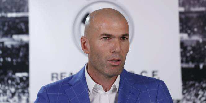 Didier Deschamps Backs Zinedine Zidane to Take Over as France Boss