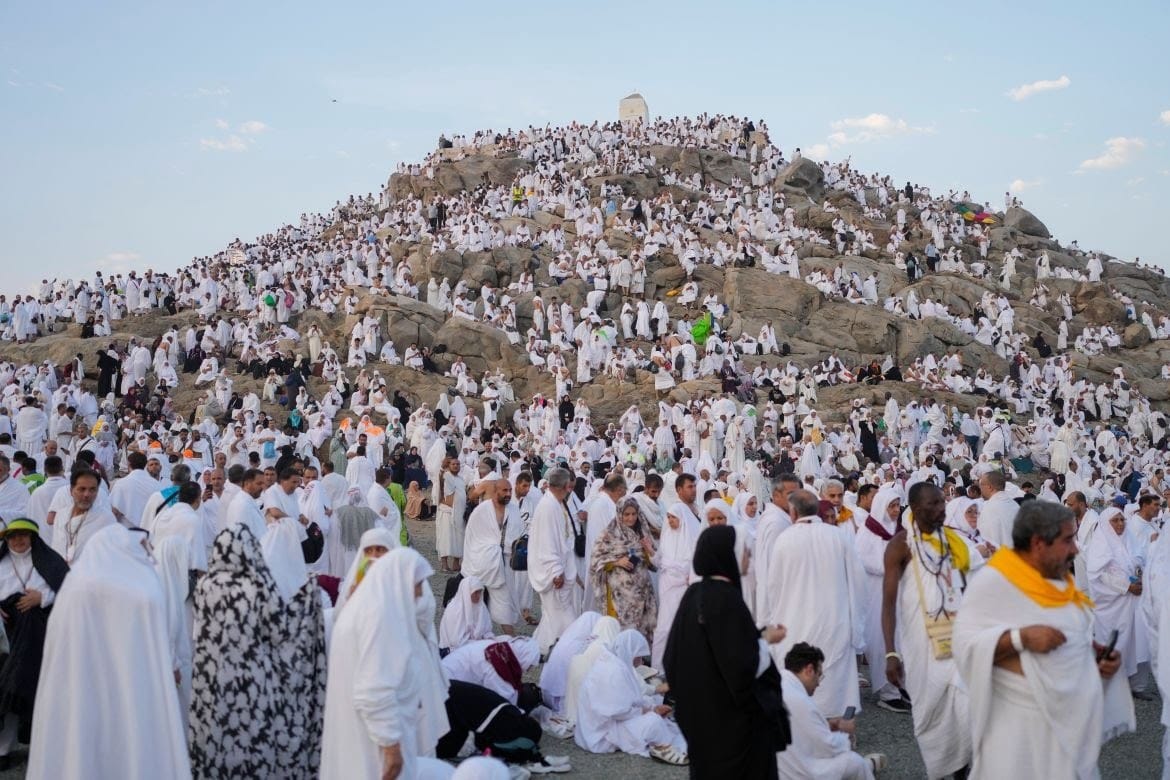 Around 2 Million Pilgrims Ascend Mount Arafat in Mass Spiritual Gathering