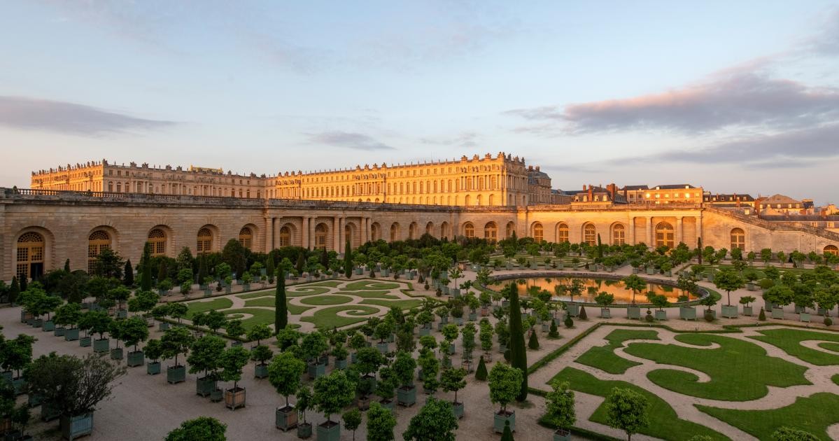 Authorities Evacuate France’s Palace of Versailles After New Bomb Alert