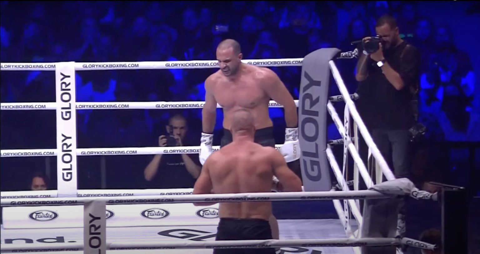 Badr Hari Loses to Uku Jurjenda in Glory 89 Grand Prix Qualifier