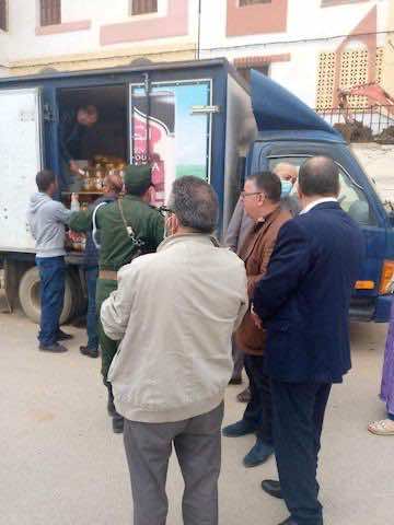Algerians Line Up for Cooking Oil Bottles Ahead of Ramadan
