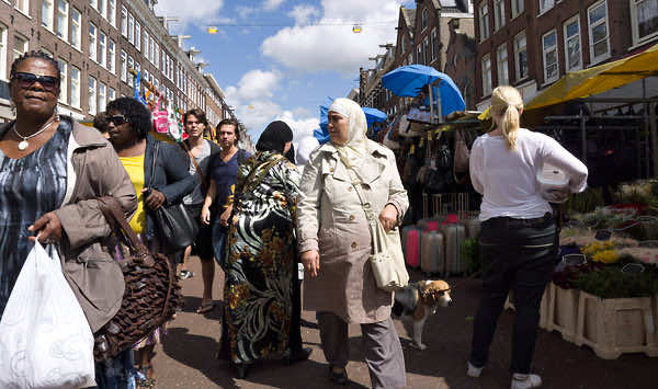 Amid Rise of Multiculturalism, Dutch Confront Their Questions of Identity