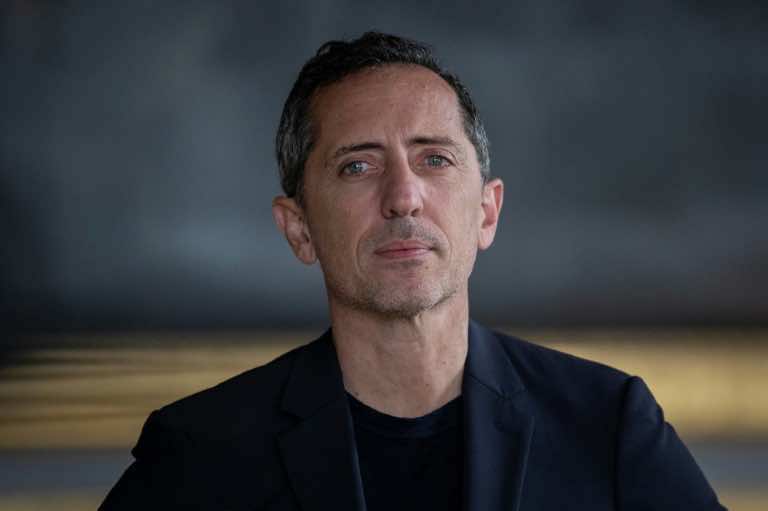 Coronavirus: Comedian Gad Elmaleh Urges Moroccans to Stay Home