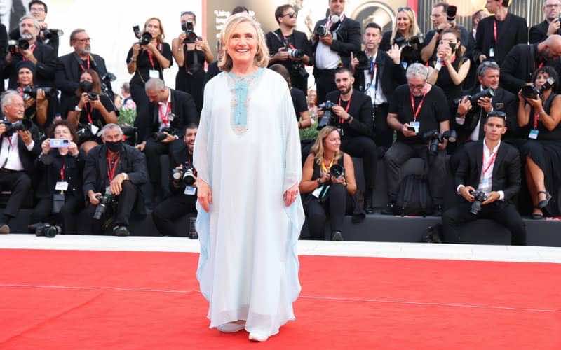 Hillary Clinton Steals Spotlight in Stunning Blue Moroccan Caftan