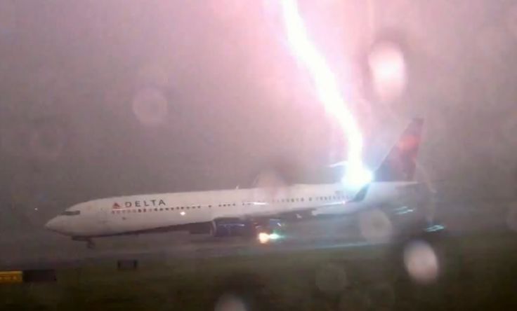 Video: Lightning Strikes Delta Air Lines Plane