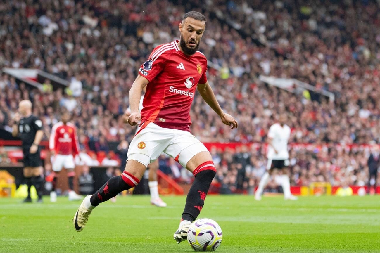 Manchester’s Mazraoui Reveals Mentality Switch Helped Boost His Career