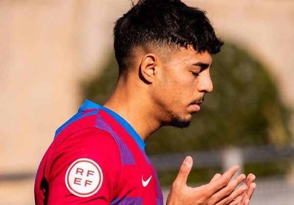 Moroccan Defender Chadi Riad Renews Contract with FC Barcelona