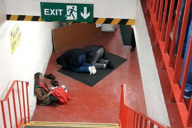 Liverpool Fan Posts Picture of Two Muslims Praying, Calls it a ‘Disgrace’