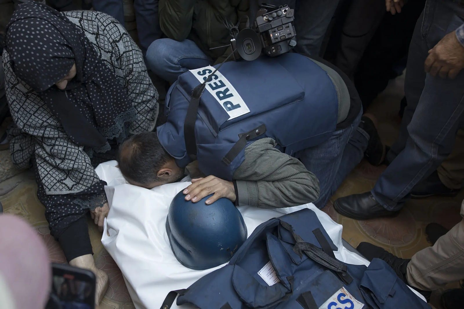 Palestinian Journalist Death Toll in Gaza Reaches 165