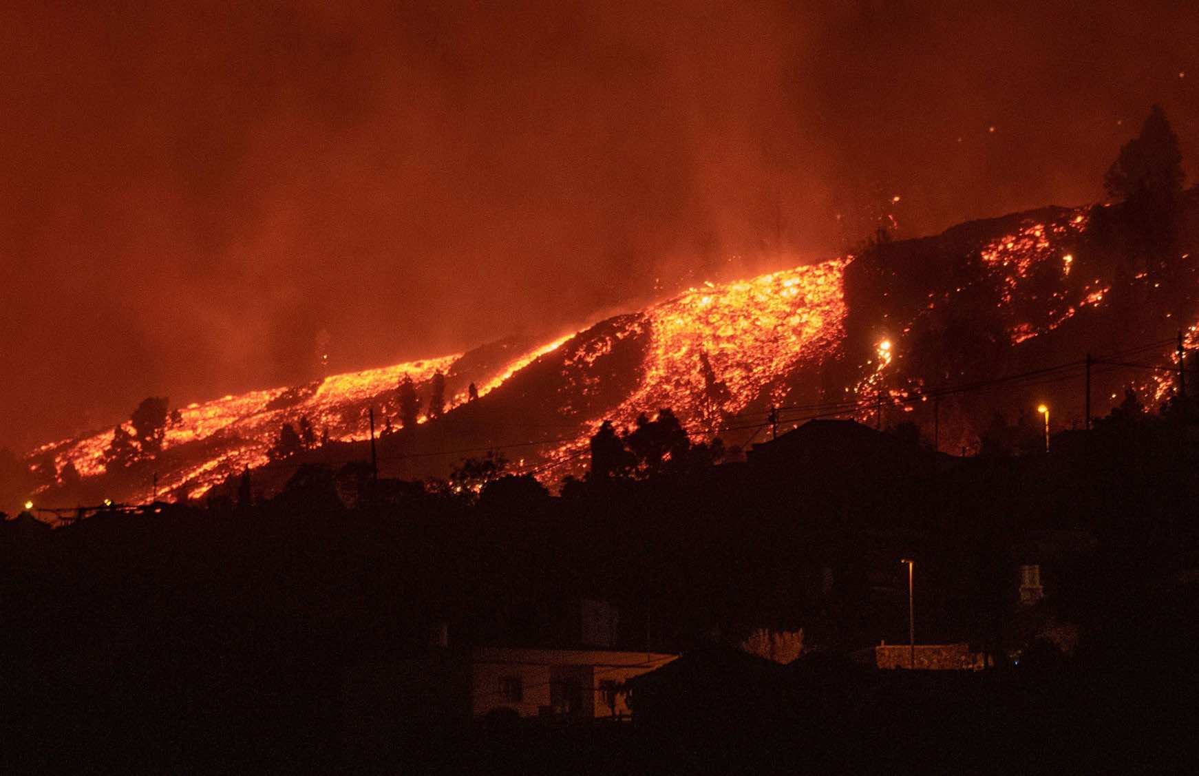 Sulfur Cloud from Volcano Eruption to Cover Morocco by Friday