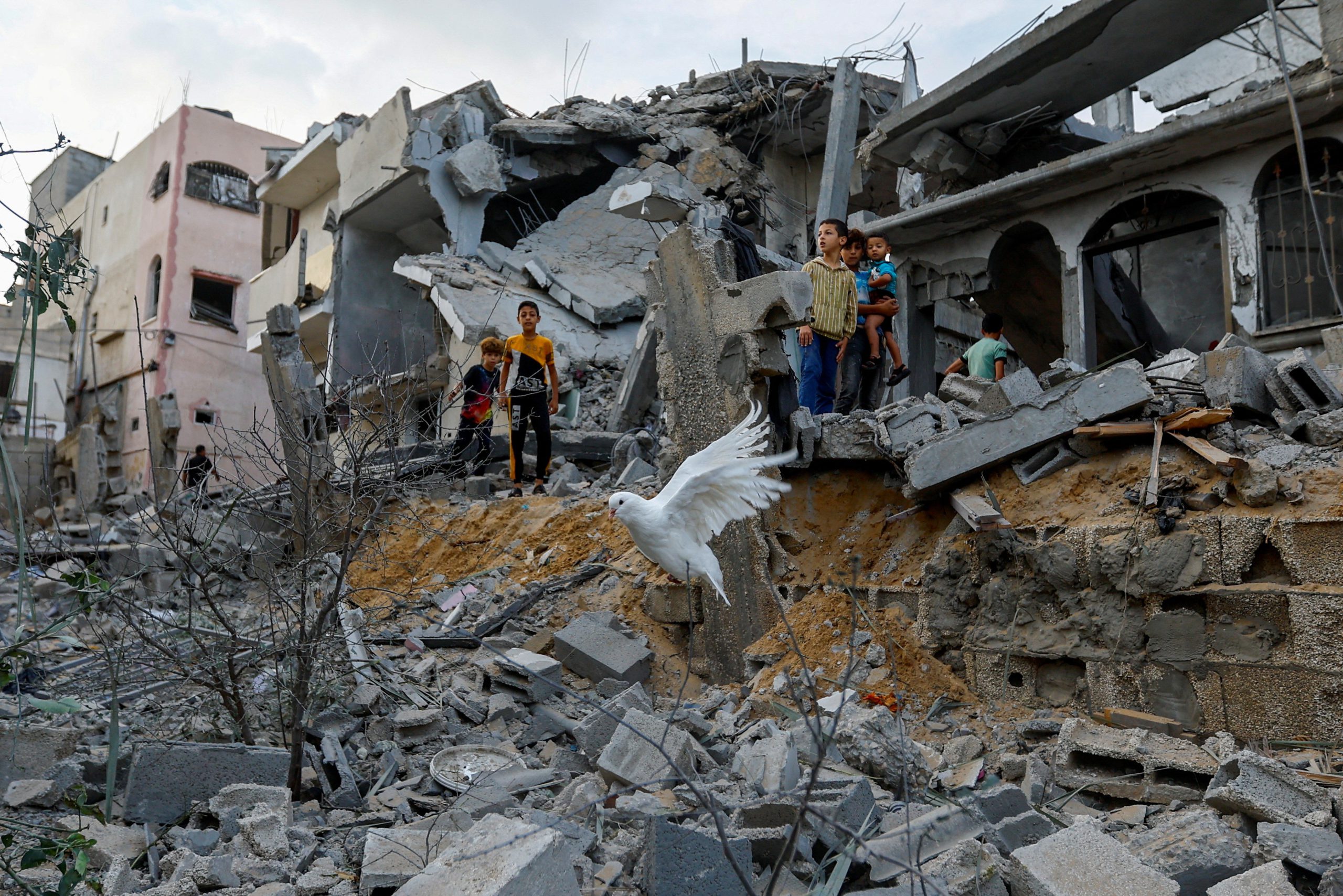 UN: Gaza War Debris Surpasses Ukraine’s, Posing Cleanup Challenge