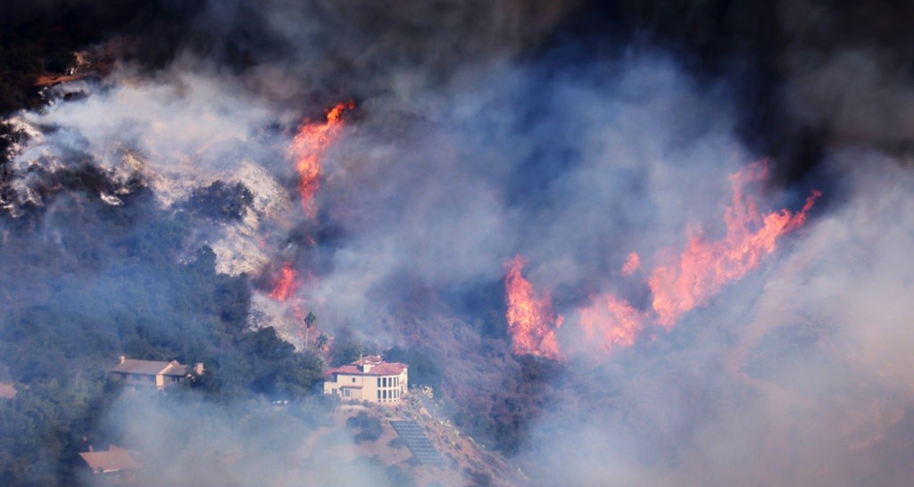 LA Fires: Authorities Warn of Harmful Smoke, Ask Citizens to Stay Inside