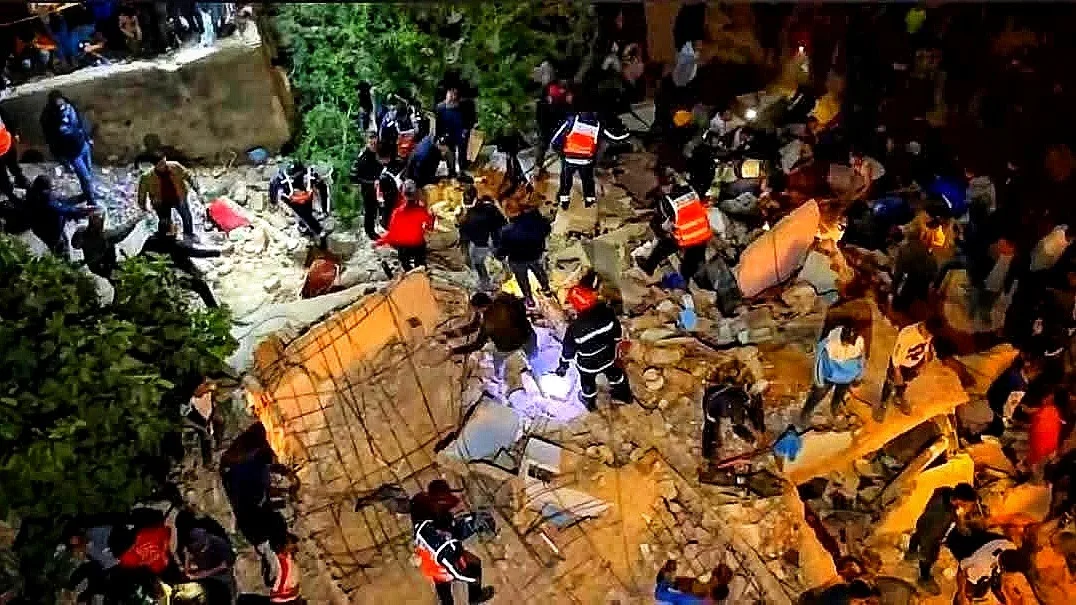 Building Collapse in Fez Kills At Least Nine People, Injures Seven